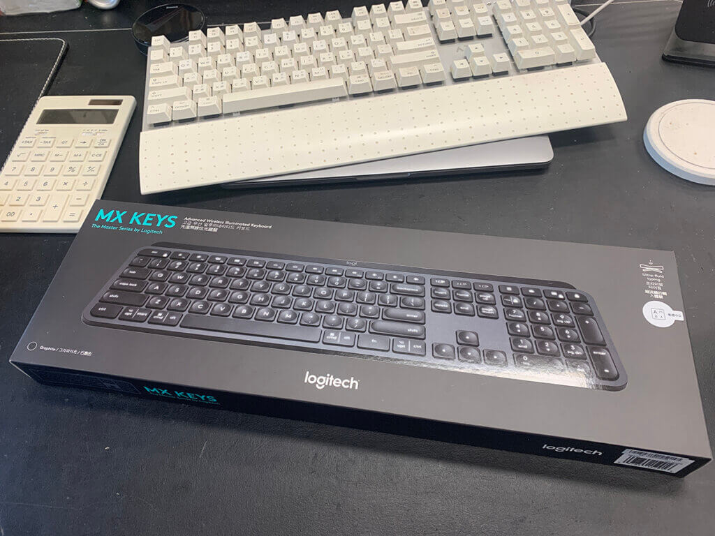 使用MX verticle 1年後，購入MX keys，推薦有『這一種』需求的使用者，務必考慮購買。